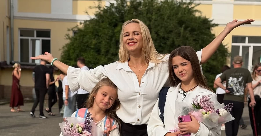 Monatik, Ребрик і Тополя 1 вересня показали кадри зі шкільної лінійки дітей - Новини на KP.UA