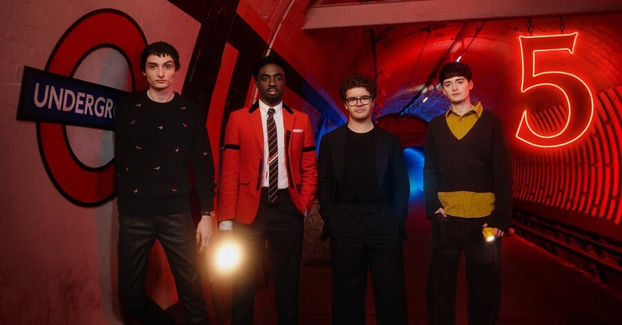 Hello, Ukraine! Актори серіалу "Дивні дива" закликали українців дивитися новий (і останній ...