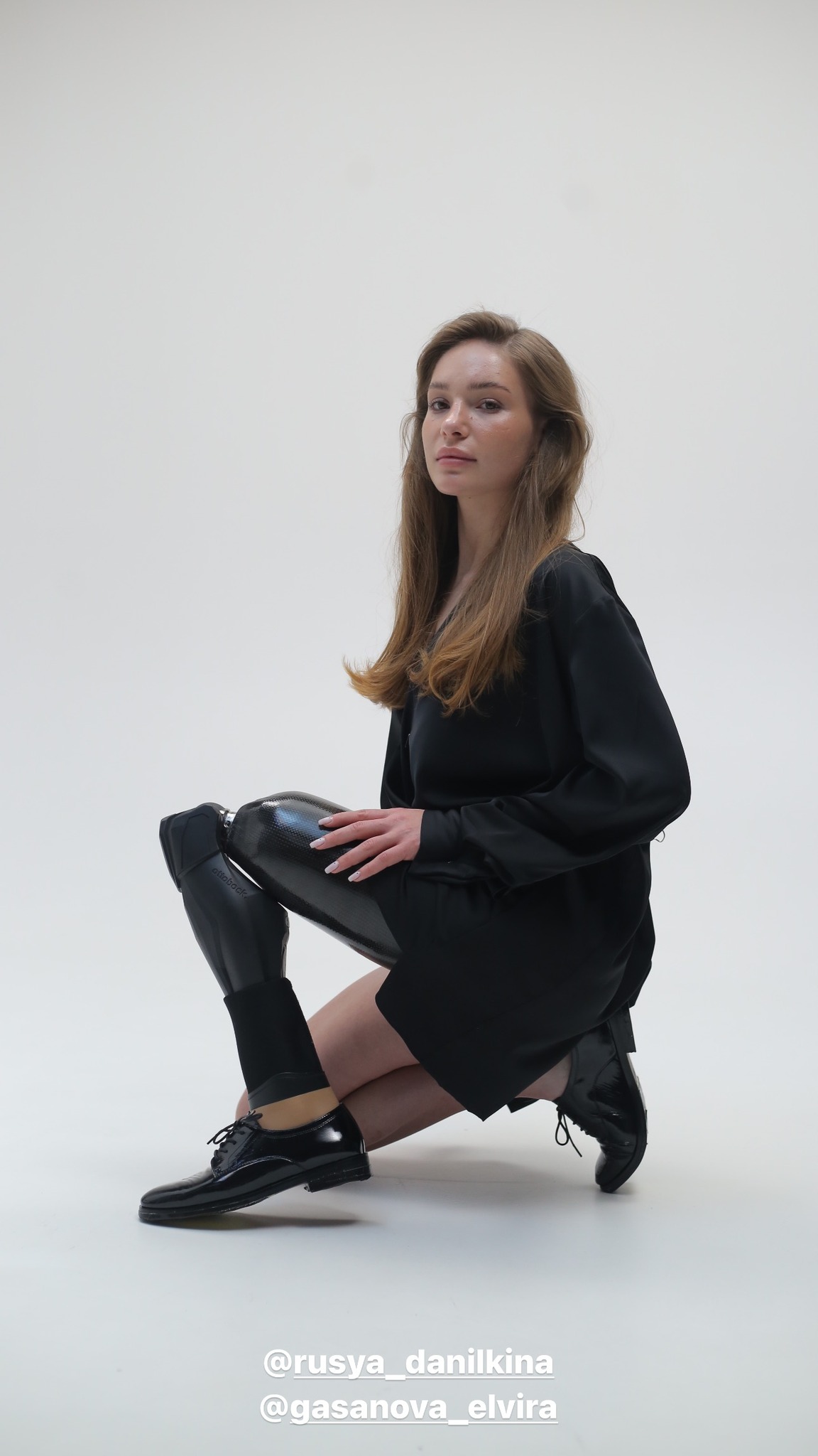 Колишня військова з протезом Руся Данілкіна знялася для новорічної ...